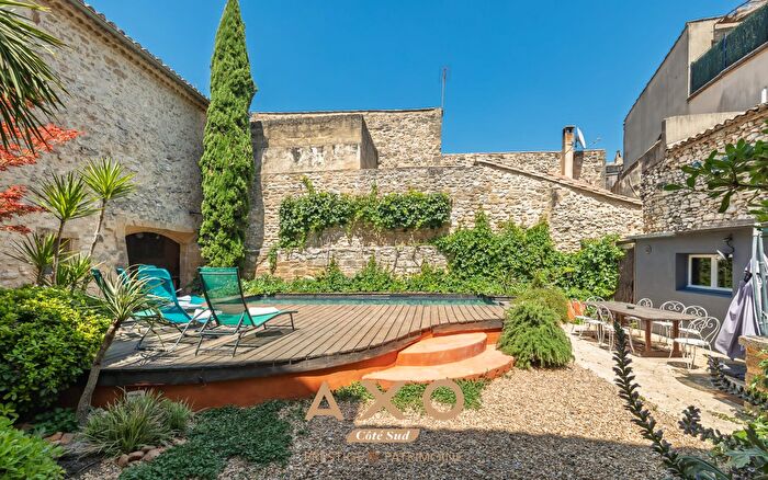 Maison 12 pièces à Collias, à vendre