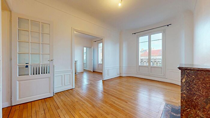 Appartement à vendre - Reims, Centre-ville - 5 pièces - 3 chambres