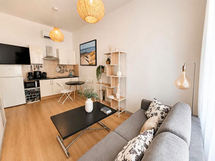 Nice, Promenade des Anglais, Rue de France : Appartement 2 pièces à vendre