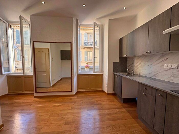 Appartement à louer - Masséna, Nice - 2 pièces - 1 chambre