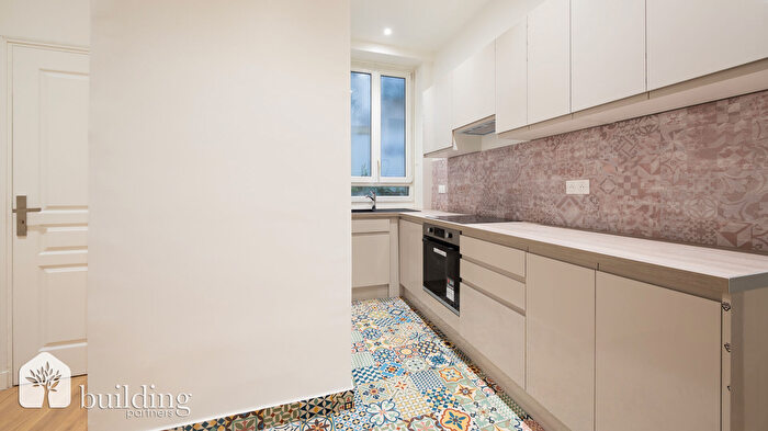 Paris 8ème, Europe : Appartement 2 pièces à vendre