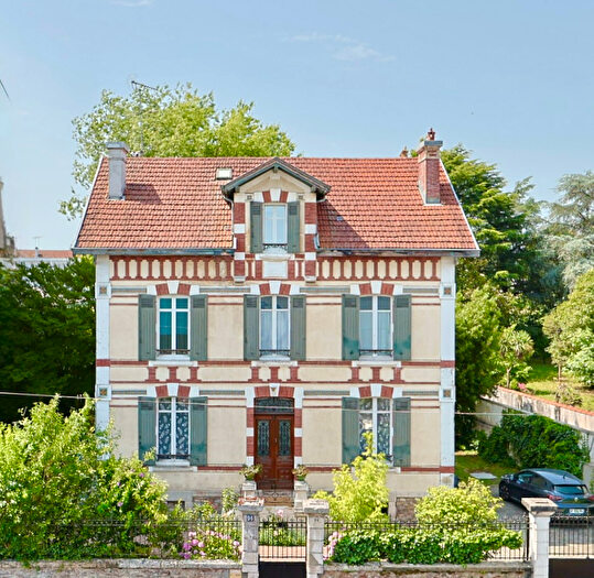 Maison à vendre - Dax, Saint-Pierre - 8 pièces - 5 chambres