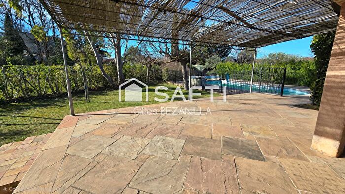 Maison à vendre - Garéoult - 6 pièces - 4 chambres