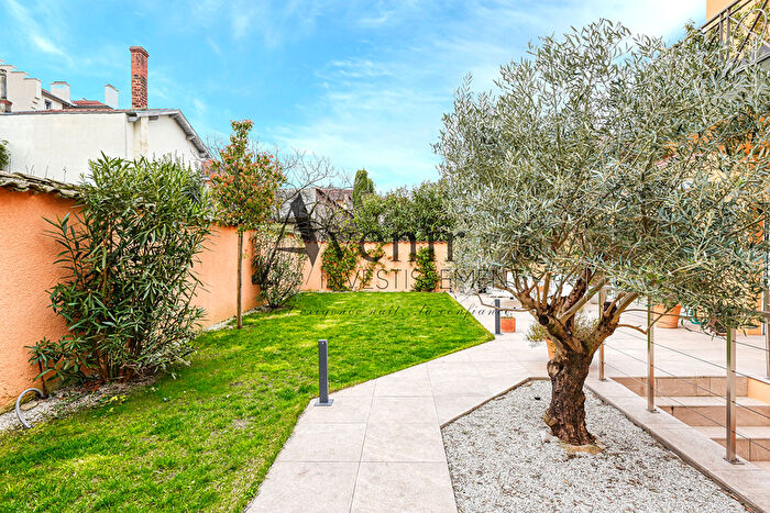 Maison à vendre - Lyon e , Monchat - 7 pièces - 5 chambres