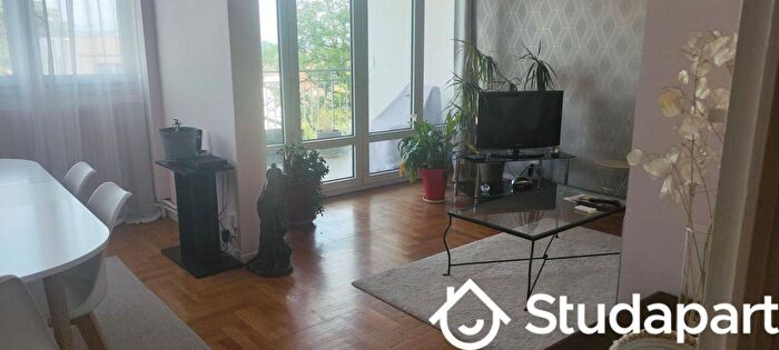 Appartement à louer - Chantegrillet, Sainte-Foy-lès-Lyon - 1 pièce - 2 chambres