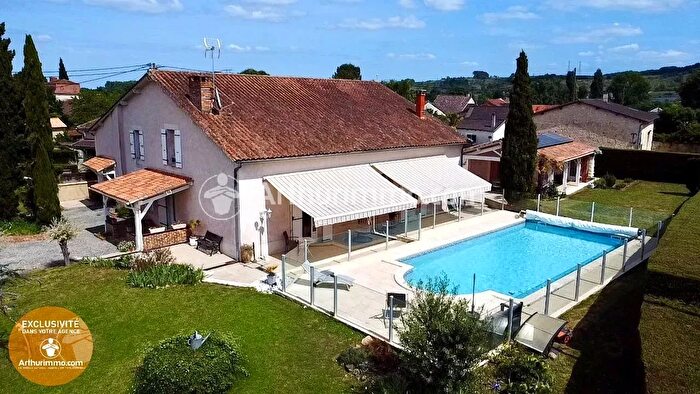 Saint-Léon-sur-lIsle : Maison 6 pièces à vendre