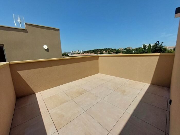 Nîmes, Ville Active - Appartement 3 pièces à louer