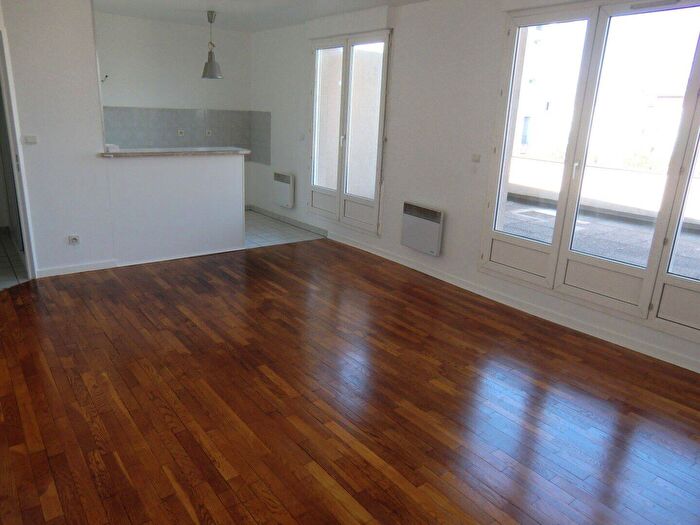 Appartement à louer - Centre, Meyzieu - 2 pièces - 1 chambre