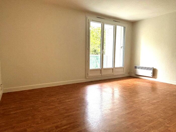 Appartement à louer - Orléans, La Croix Saint-Marceau, La Mouillère, Pré Pinson - 1 pièce