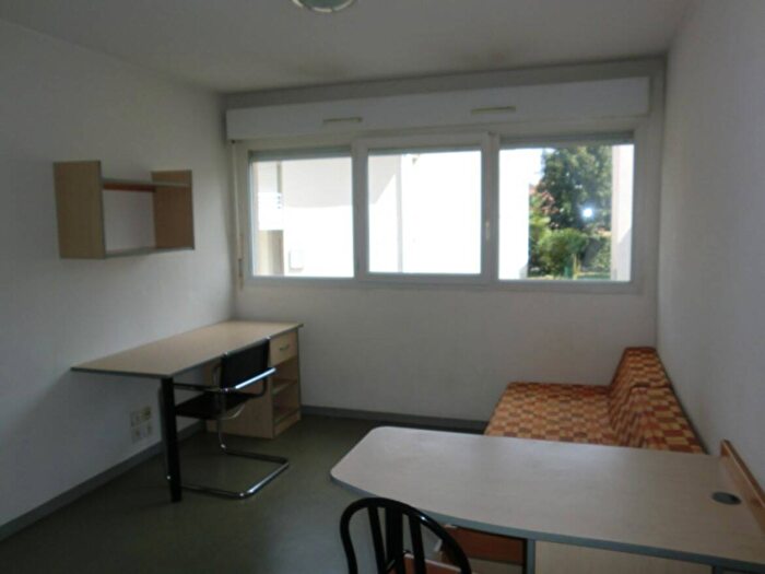 Appartement à louer - Le Hameau, Pau - 1 pièce