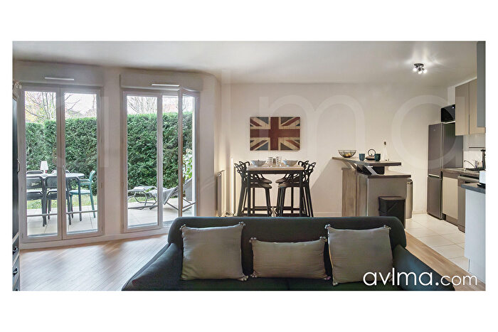 Appartement à vendre - Saint-Cyr-lécole, Hôtel de ville - 3 pièces - 2 chambres