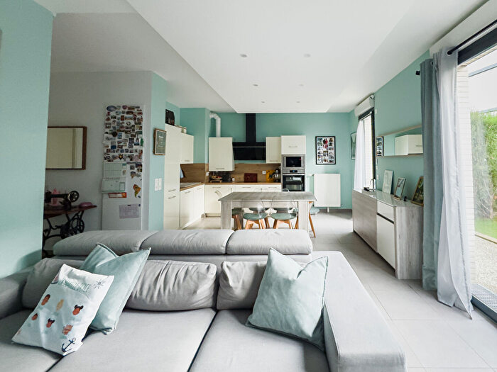 Maison à vendre - Saint-Cyr-lécole, Fontaine Saint-Martin - 5 pièces - 4 chambres