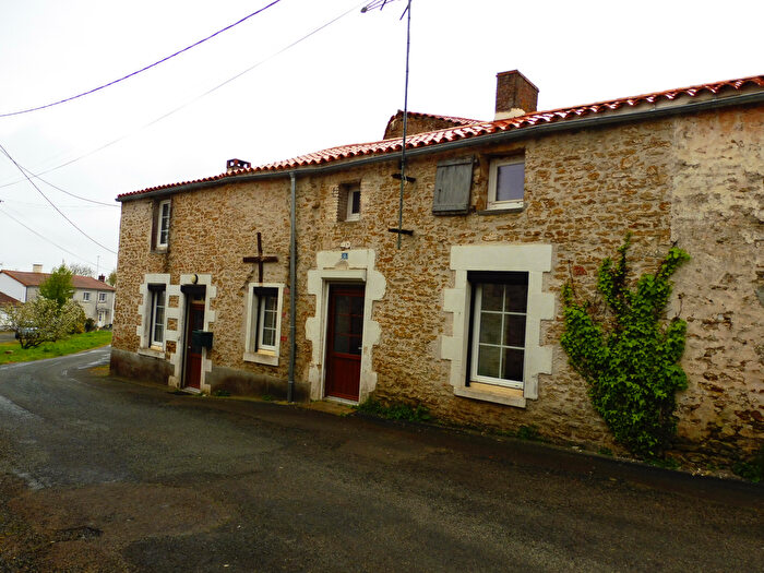Sigournais : Maison 5 pièces à louer