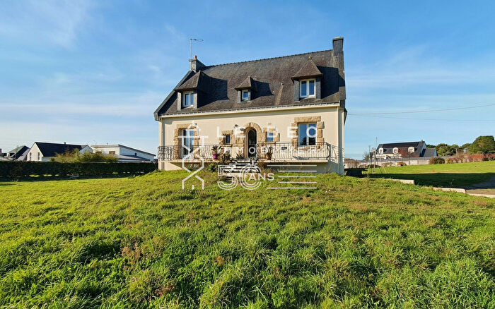 Maison à vendre - Plouhinec - 7 pièces - 5 chambres