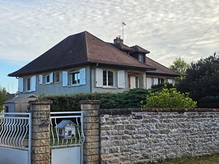 Maison 7 pièces à vendre à Perrigny-sur-lOgnon