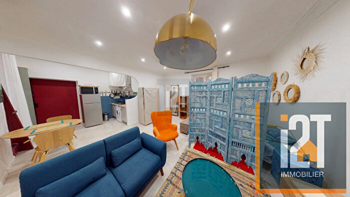 Appartement 1 pièce à louer à Nîmes, Ecusson, Arènes