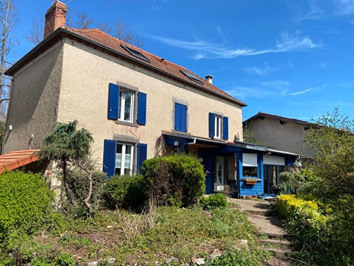 Maison à vendre - Luzillat - 7 pièces - 4 chambres
