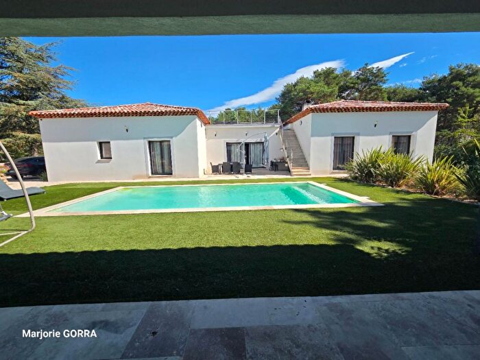 Maison à vendre - Plan-dAups-Sainte-Baume - 5 pièces - 4 chambres