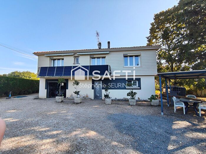 Maison 6 pièces à Montlieu-la-Garde, à vendre