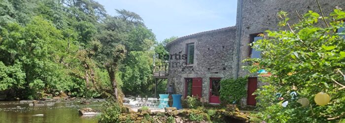 Maison à vendre - La Bruffière - 8 pièces - 5 chambres