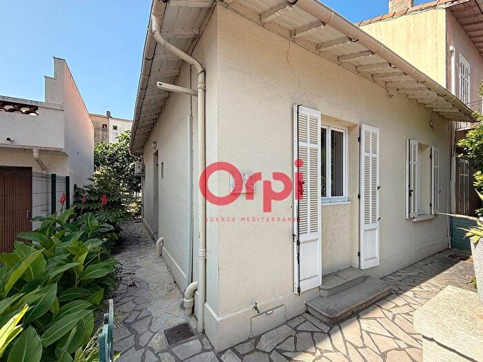 Maison à louer - Plateau Notre Dame Sud-Bord de mer-Beaurivage, Saint-Raphaël - 3 pièces - 2 chambres