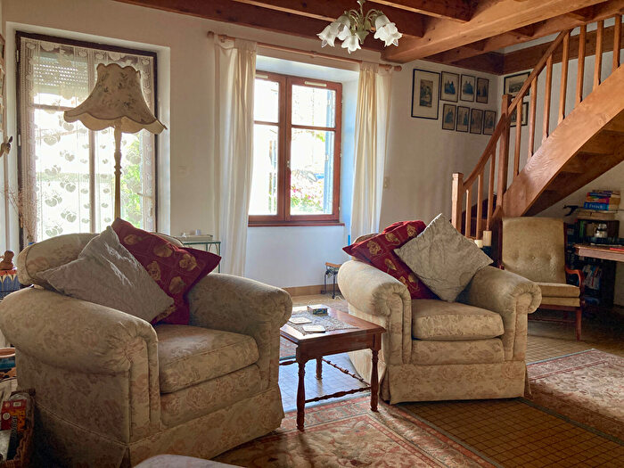 Breuil-Barret - Maison 6 pièces à vendre