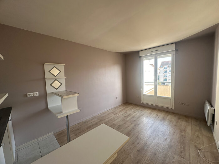 Appartement à louer - Melun, Rive de Seine, Sud - 1 pièce