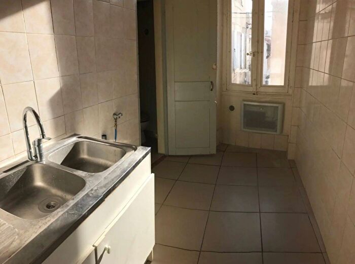 Appartement à louer - Gambetta, Nîmes - 3 pièces