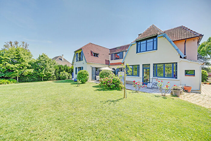 Maison à vendre - Saint-Nom-la-Bretèche - 8 pièces - 4 chambres