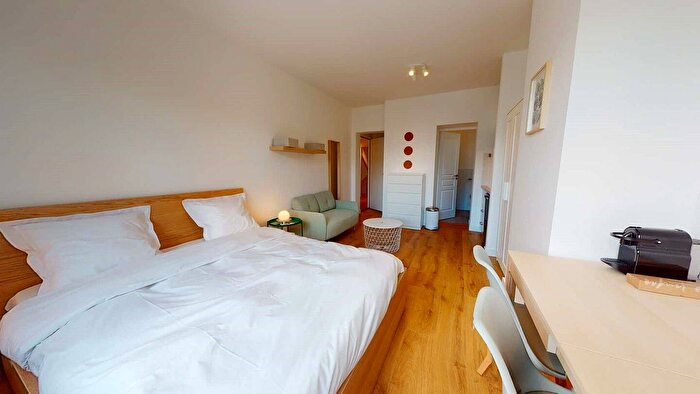 Appartement à louer - Bergère-Moulin, Puteaux - 1 pièce