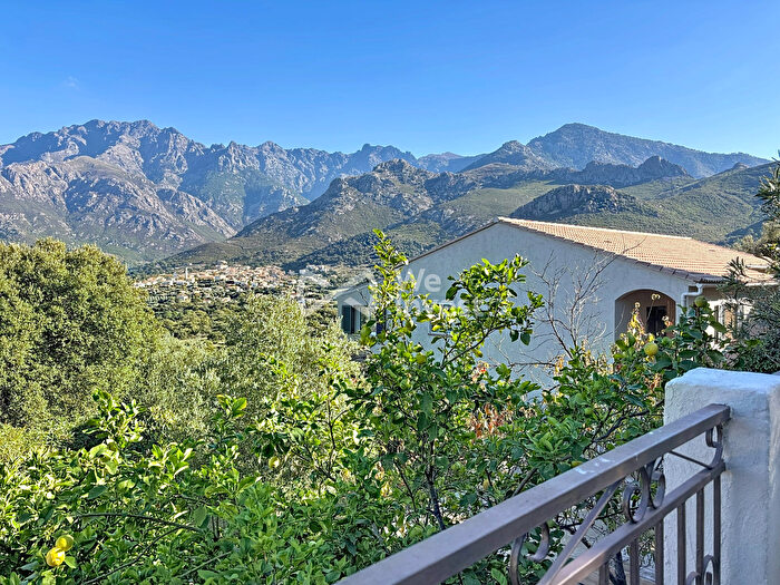Maison à vendre - Moncale - 9 pièces - 6 chambres