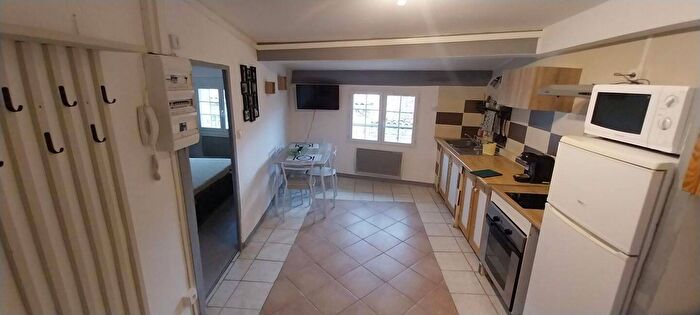 Appartement à louer - Brignoles - 2 pièces - 1 chambre