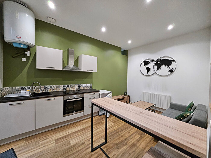 Appartement à louer - Bourg-en-Bresse, Gare, Peloux-Mail, Citadelle - 2 pièces - 1 chambre