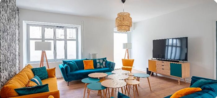Appartement à vendre - Pau, Centre-ville - 16 pièces - 13 chambres