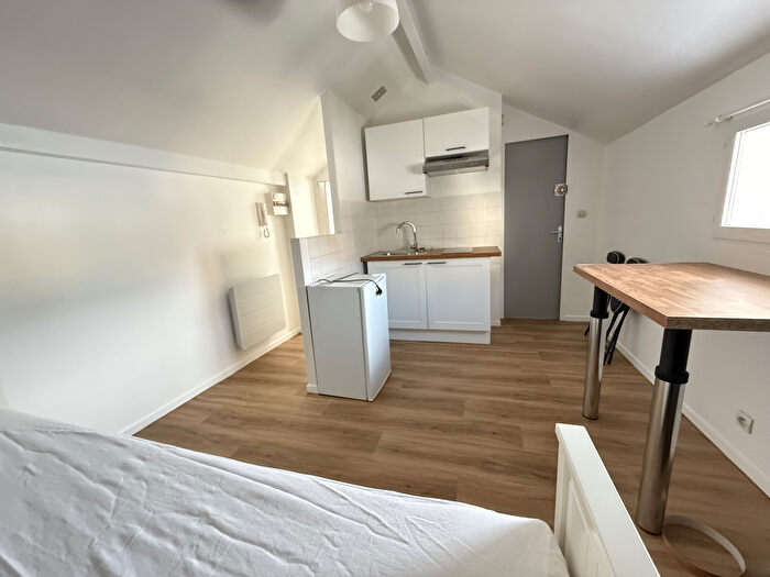 Appartement à louer - Saumur, Nantilly - 1 pièce