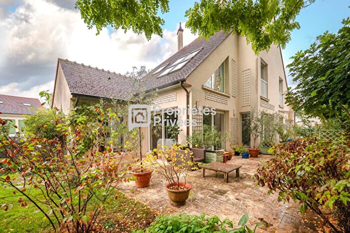 Maison 8 pièces à Bièvres, à vendre