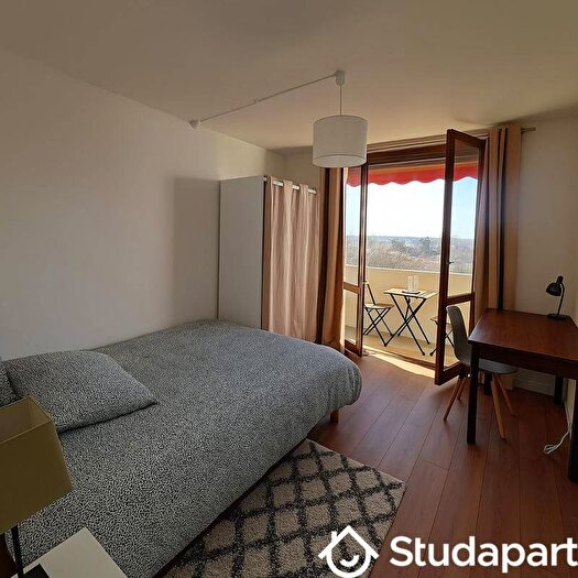 Appartement à louer - Dufau-Tourasse, Pau - 1 pièce - 3 chambres