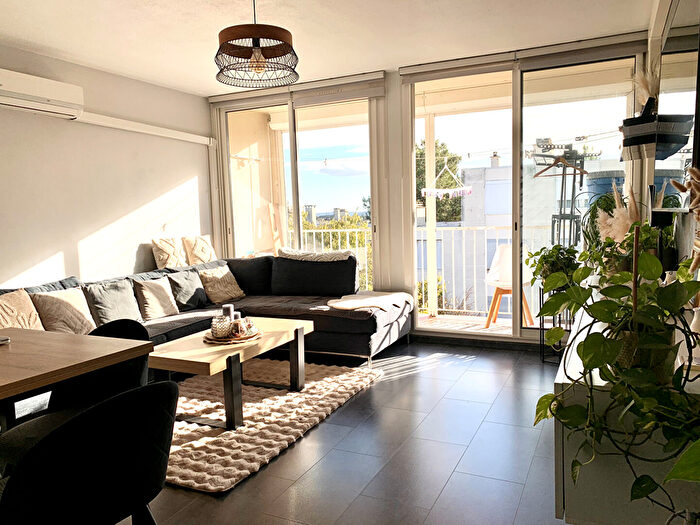 Appartement à vendre - Miramas, La Crau - 5 pièces - 4 chambres