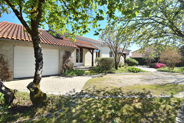 Maison à vendre - Saint-Philbert-de-Bouaine - 6 pièces - 4 chambres