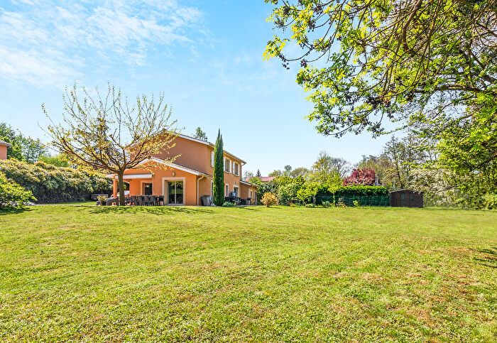 Maison à vendre - Pouilly-le-Monial - 6 pièces - 4 chambres