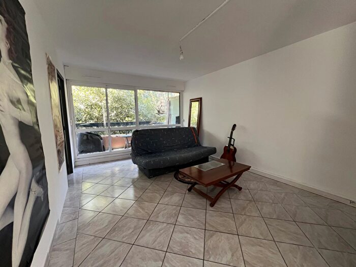 Appartement à vendre - Nîmes, Route dAvignon - 3 pièces - 2 chambres