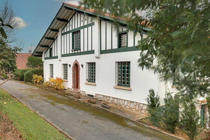 Maison à vendre - Hasparren - 7 pièces - 6 chambres