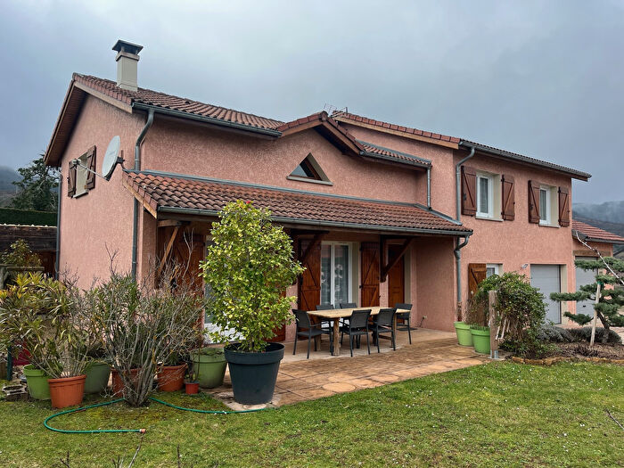 Maison à vendre - Vaux-en-Beaujolais - 7 pièces - 4 chambres