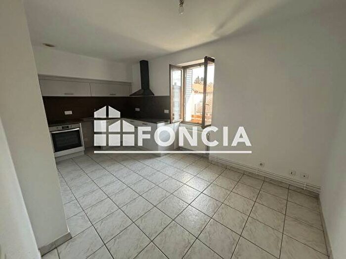 Appartement à louer - Saint-Étienne-de-Saint-Geoirs - 3 pièces - 2 chambres