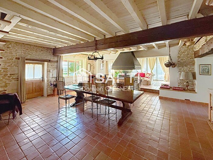 Maison à vendre - Neuilly-en-Dun - 6 pièces - 4 chambres