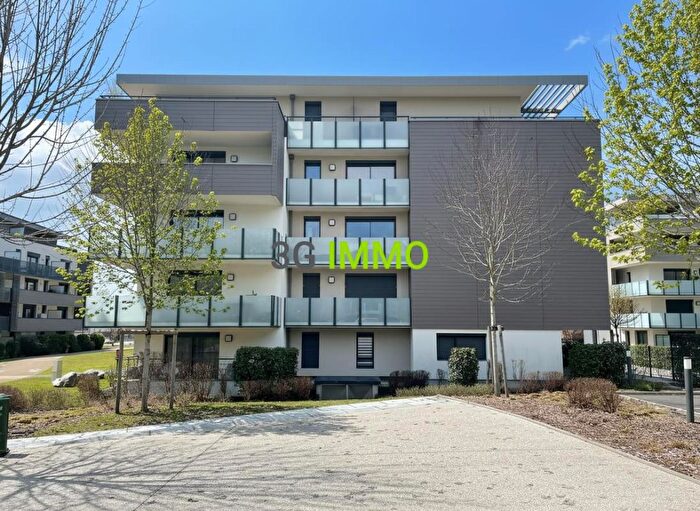 Appartement à vendre - Saint-Pierre-en-Faucigny - 4 pièces - 3 chambres