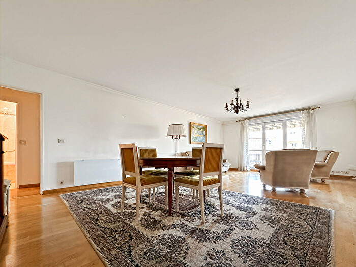 Rosny-sous-Bois, Centre-ville : Appartement 3 pièces à vendre