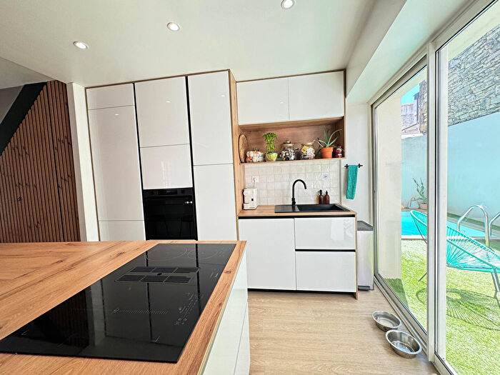 Maison 6 pièces à Uchaud, à vendre