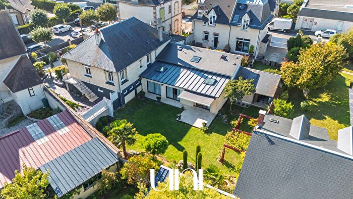 Maison à vendre - Ouistreham - 6 pièces - 4 chambres