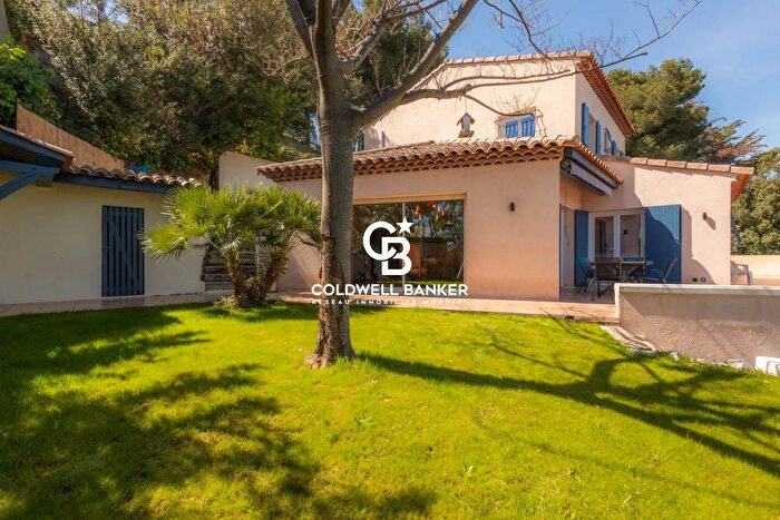 Maison 10 pièces à vendre à Saint-Laurent-du-Var, Tuilière, Sainte-Petronille, Les Crottes, Tour, Iscles
